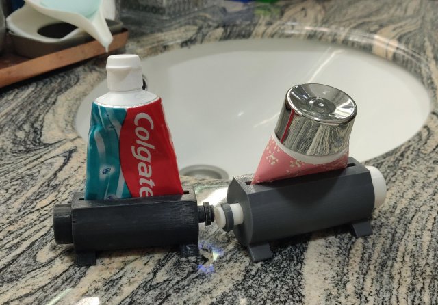 TOOTHPASTE SUPPORT AND SQUEEZER 3D Print Model in Bathroom 3DExport